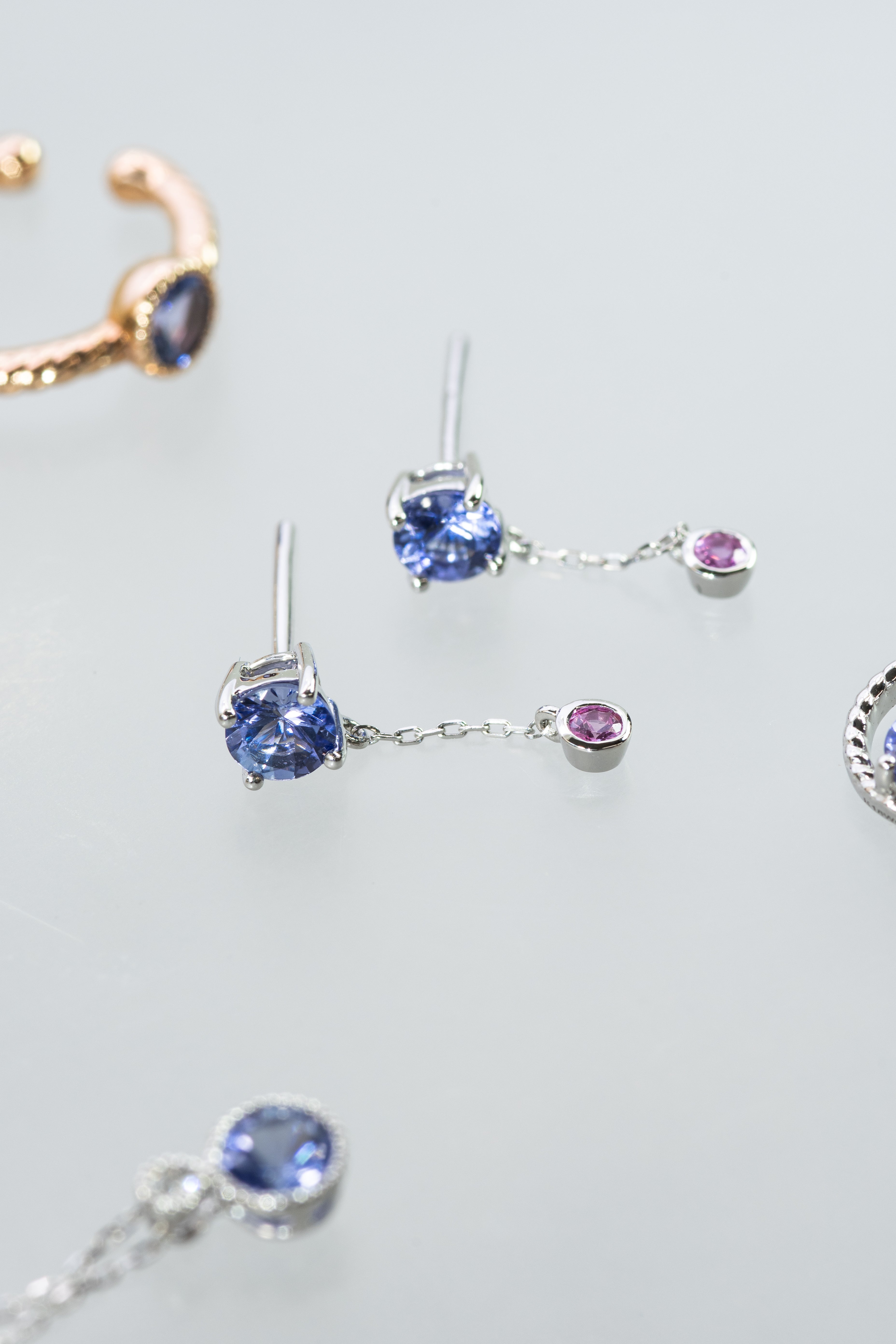 K18WGタンザナイトピアス 5280-TAW – iwaiwa jewellery K18WGタンザナイトピアス 5280-TAW – iwaiwa jewellery